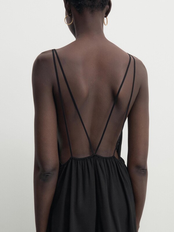 Vestido fluido doble tirante espalda abierta · Negro · Vestir ... Vestido fluido doble tirante espalda abierta · Negro · Vestir ...