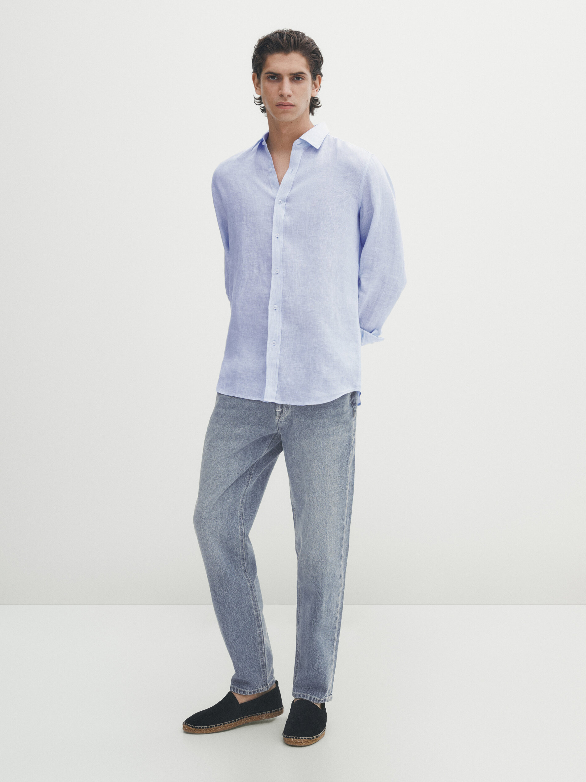 Bluzë linoje slim fit me vija · Bojëqiell · Shirts | Massimo Dutti