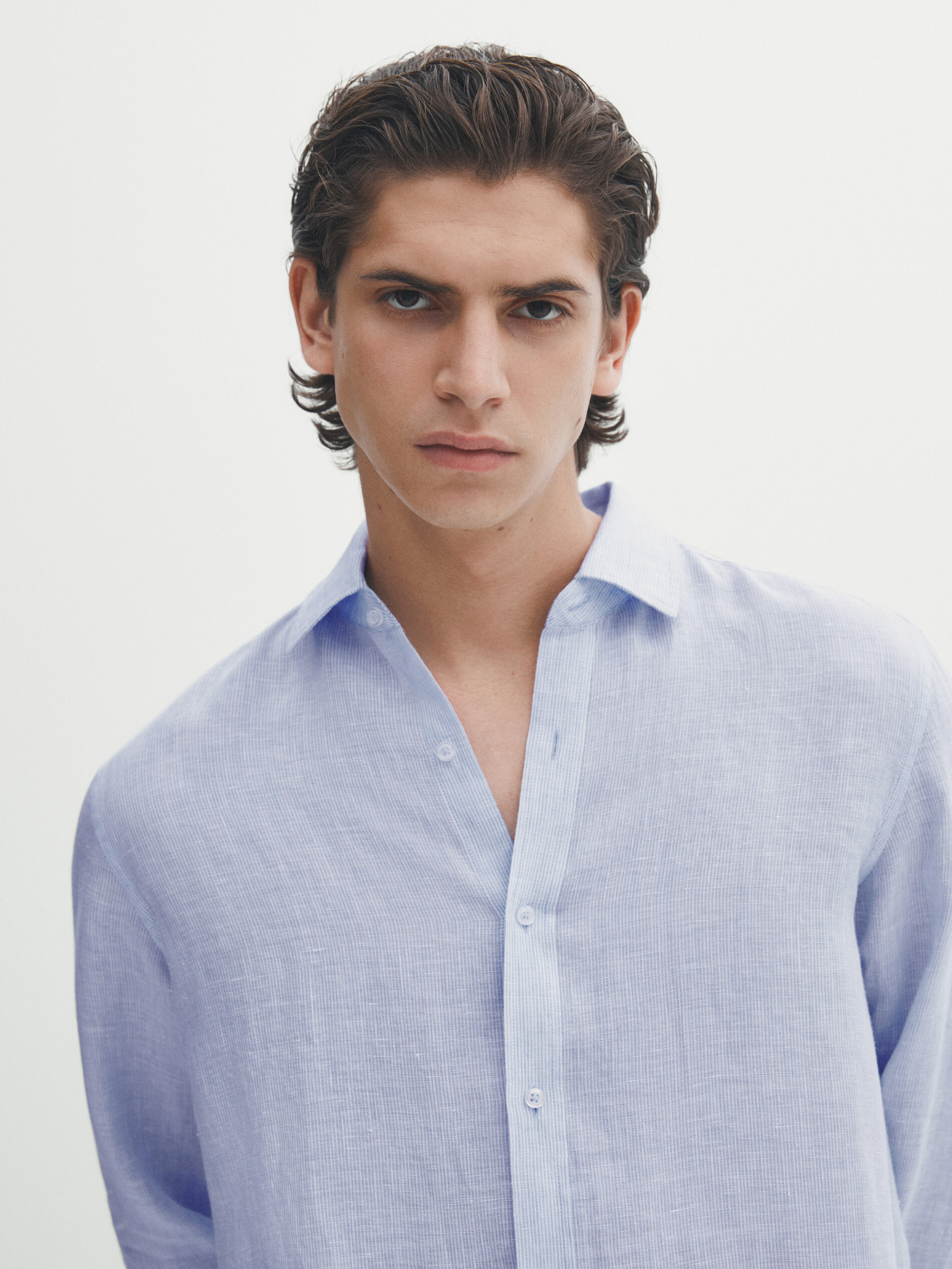 Bluzë linoje slim fit me vija · Bojëqiell · Shirts | Massimo Dutti