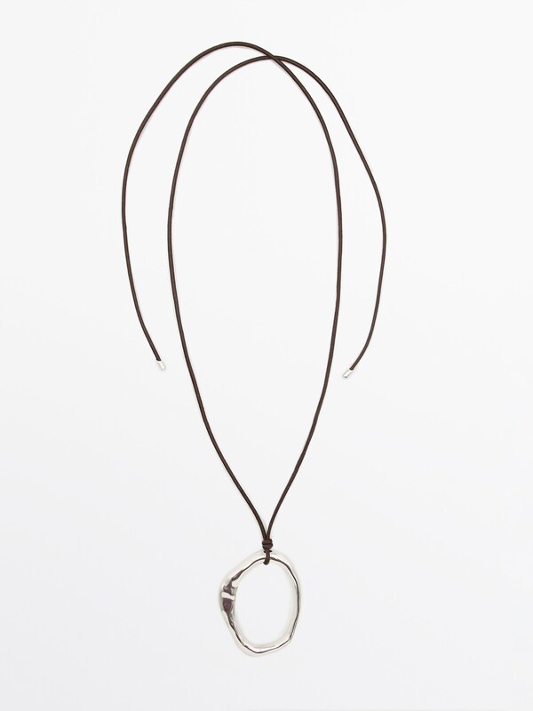 Collar Cordón Piel Pieza Ovalada · Plata · Accesorios Massimo Dutti