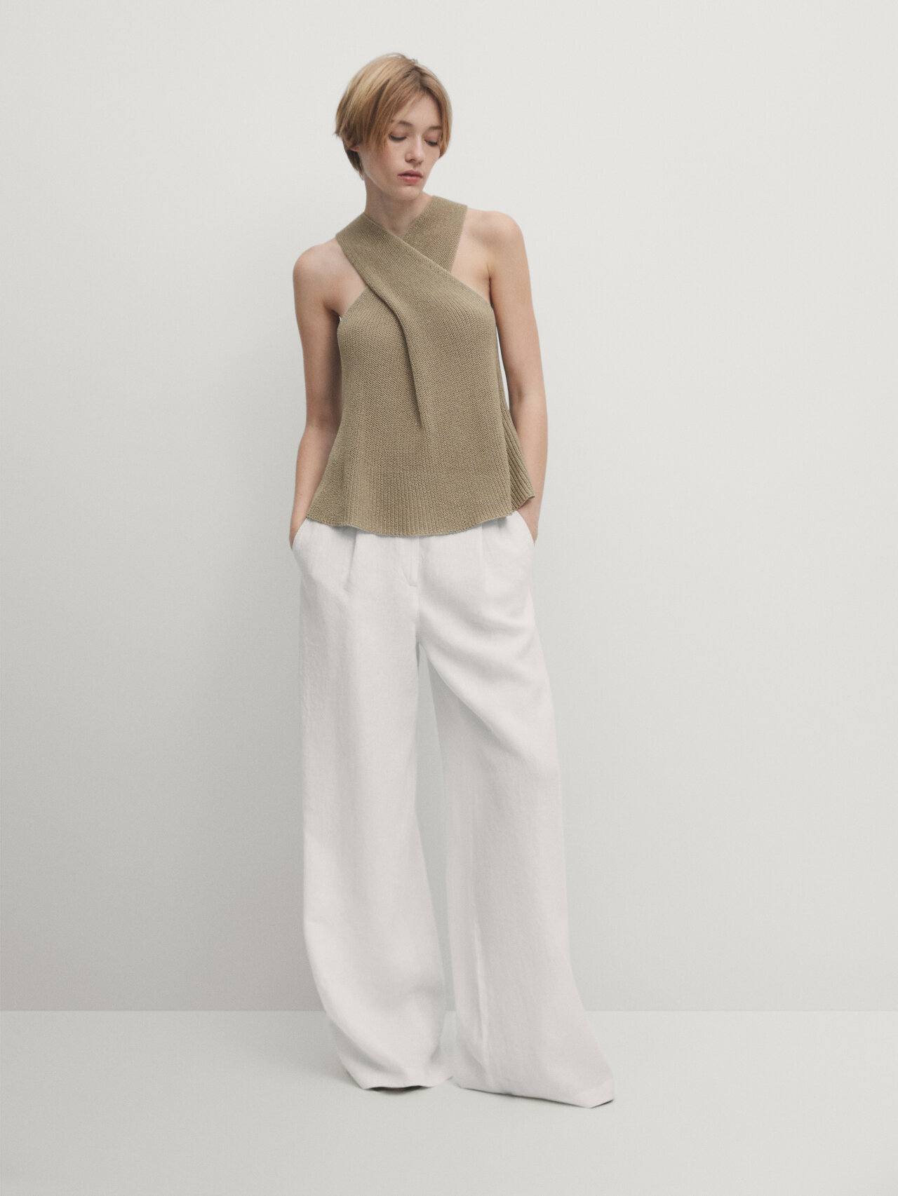 High quality light trousers for women - Massimo Dutti