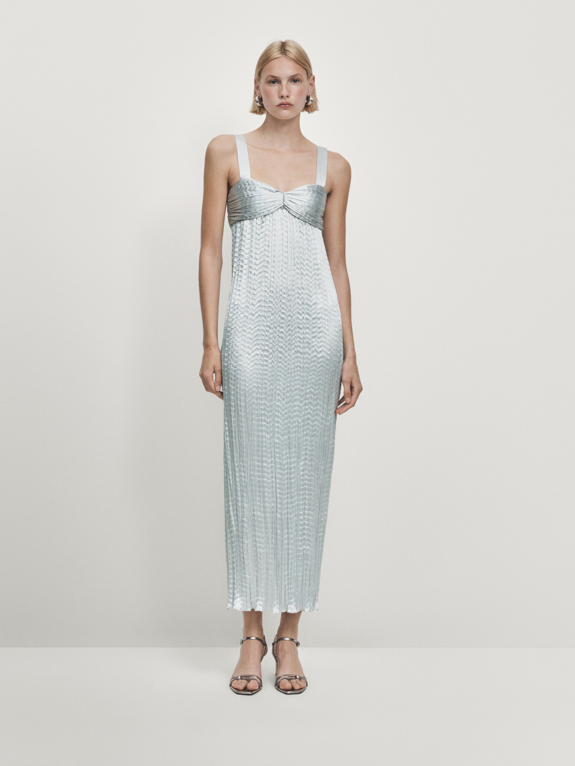 Vestido midi satinado plisado · Plata · Vestir / Vestidos Y Monos ...