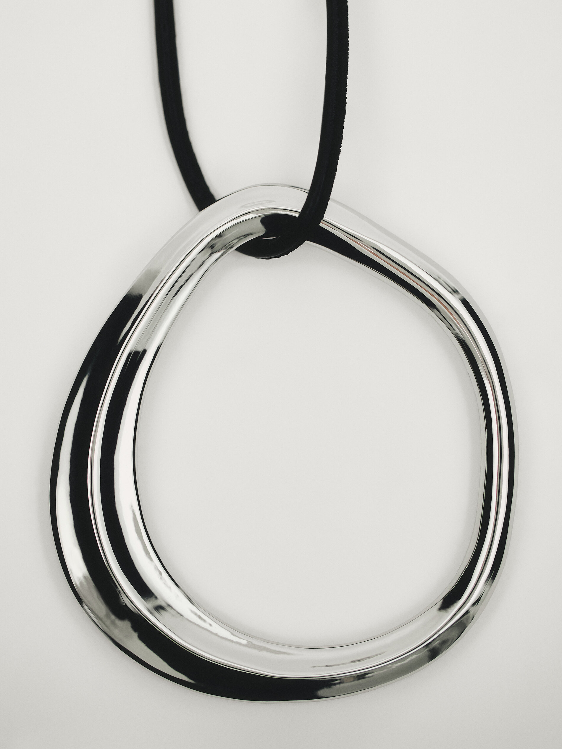 Collar Piel Detalle Pieza Asimétrica · Plata · Accesorios Massimo Dutti