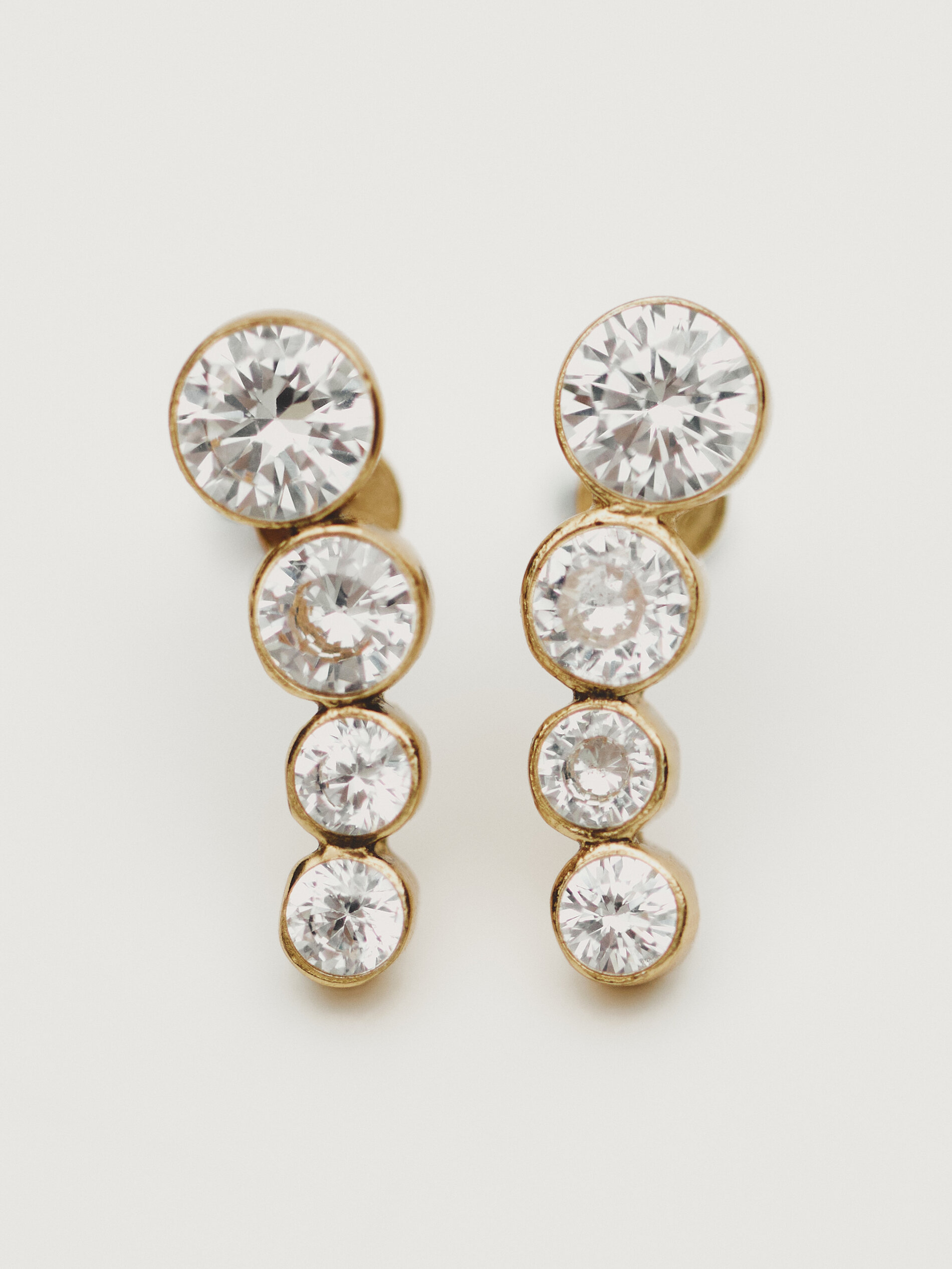 Anting-anting climber berhias berlian buatan · Keemasan · Accessories ...