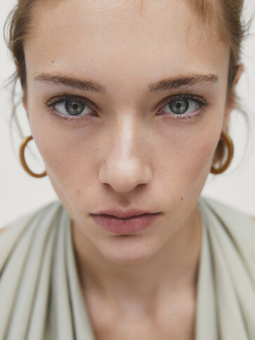 Große viereckige Reifohrringe · Goldfarben · Accessoires | Massimo Dutti