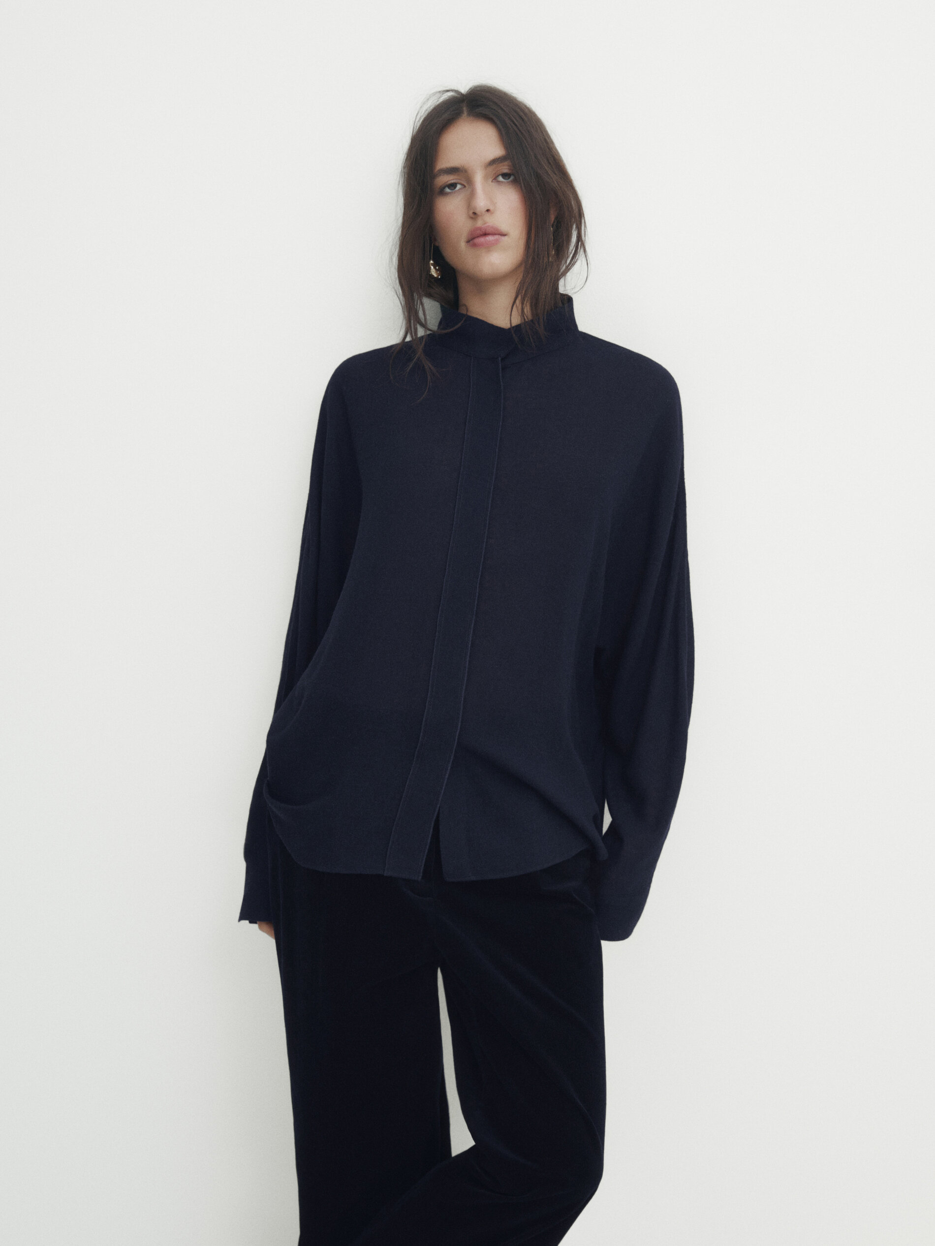 Camisa azul marino cuello subido - null - Massimo Dutti Estados Unidos