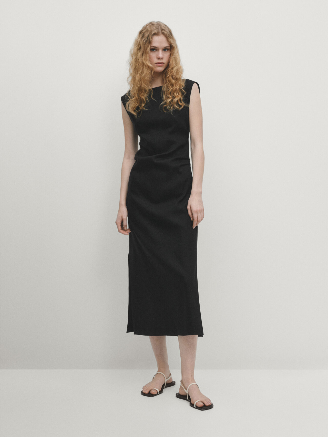 Linen dresses - Massimo Dutti