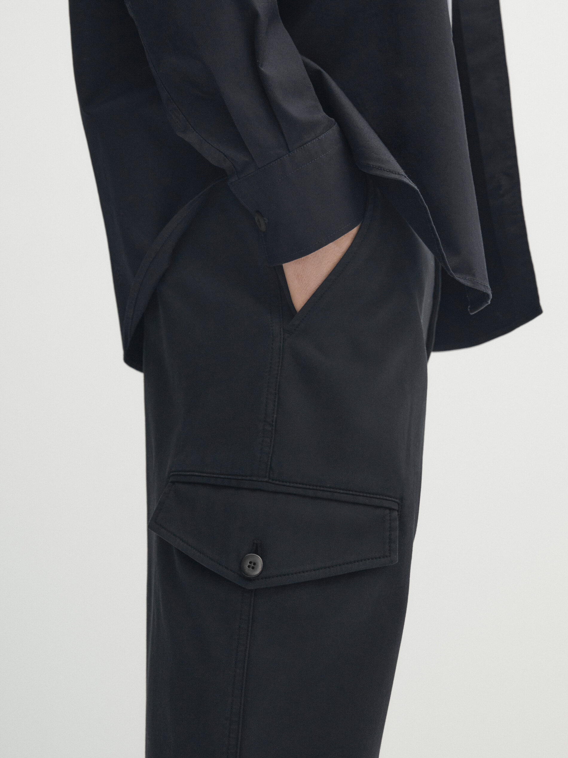 بنطلون كارغو بقصة مريحة · كحلي · Dressy | Massimo Dutti