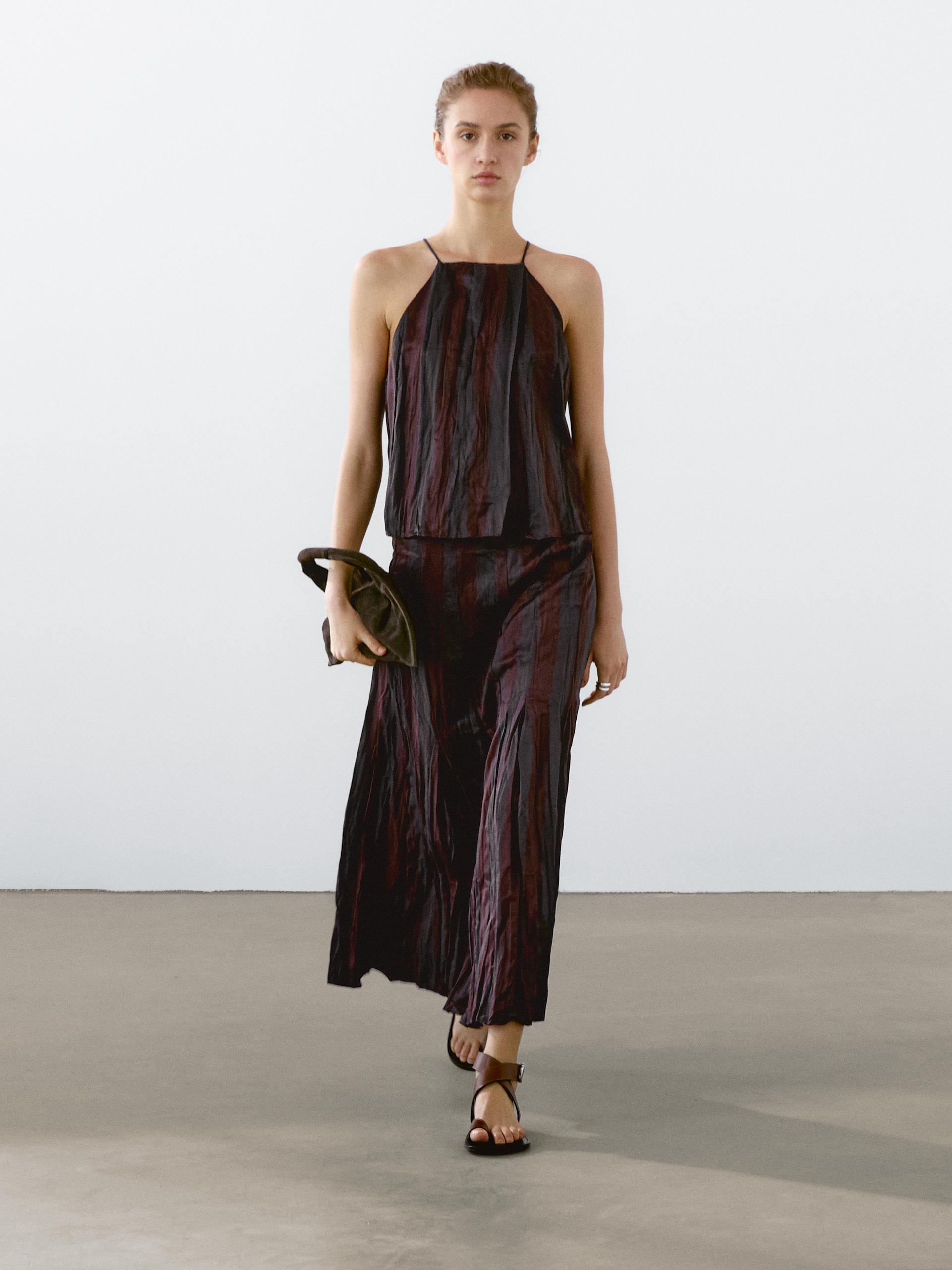 Top fluido às riscas com decote halter · Bordô · Elegante | Massimo Dutti