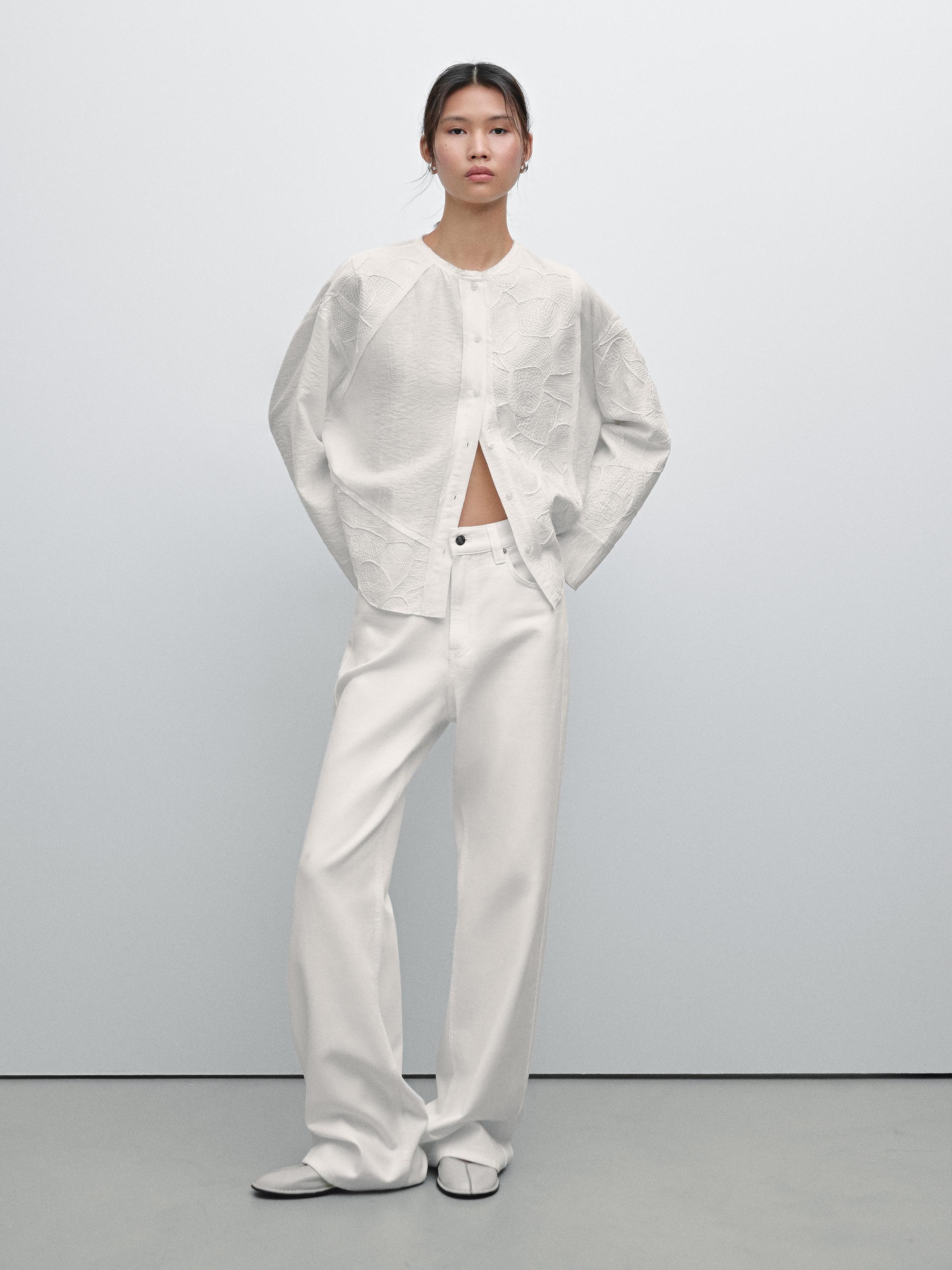 Flowing shirt with embroidered detail · White · Shirts | Massimo Dutti