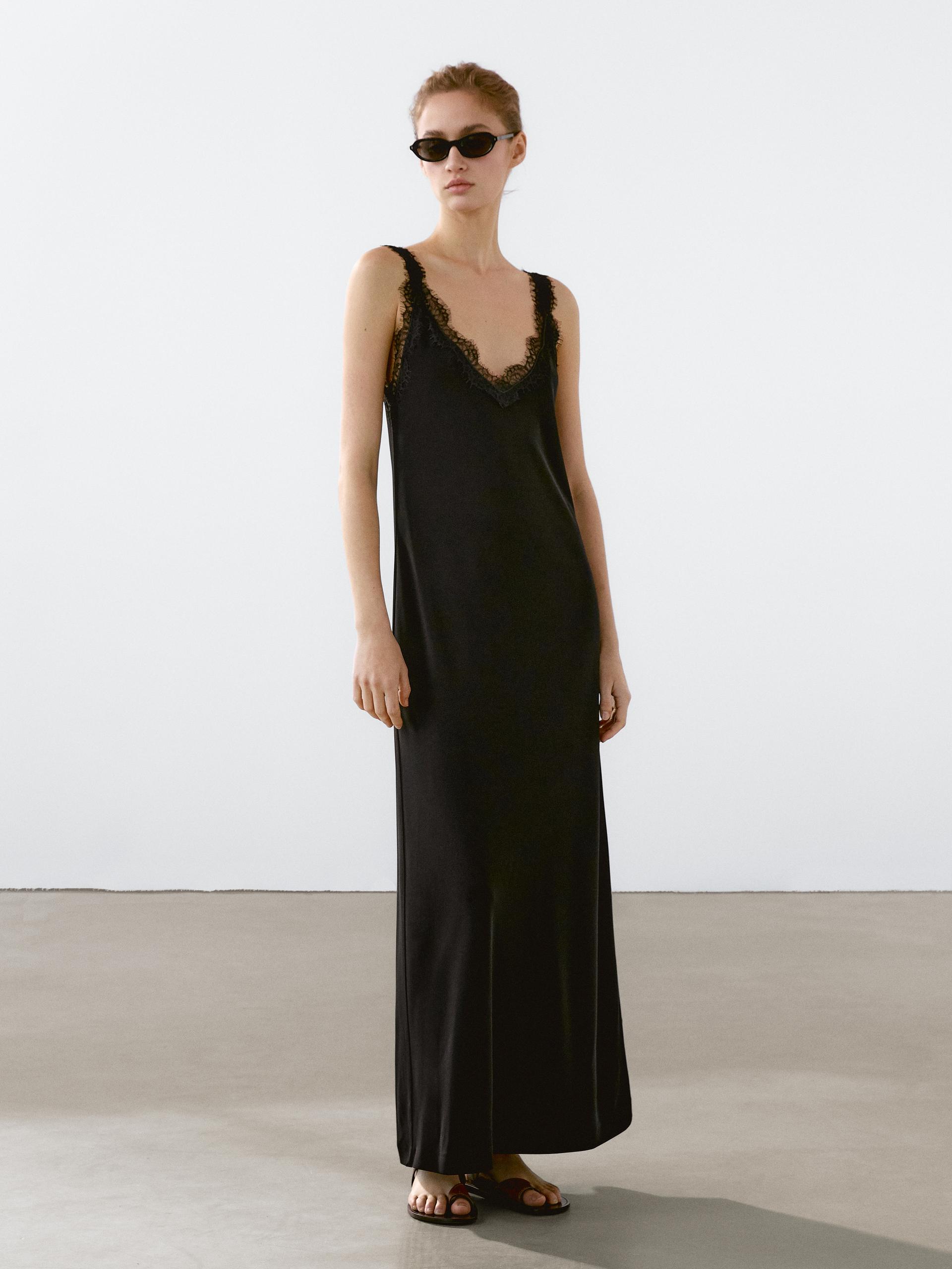 Robe longue fluide décolleté dentelle · Noir · Habillé / Robes Et Combinaisons | Massimo Dutti