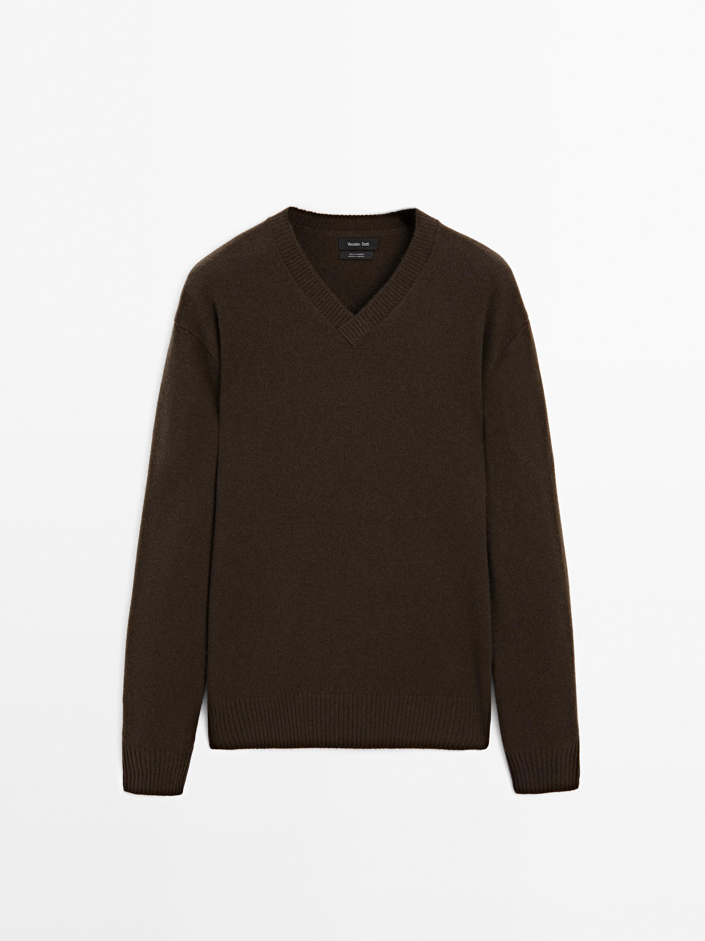 Pull col V en maille de cachemire · Chocolat · Pulls | Massimo Dutti