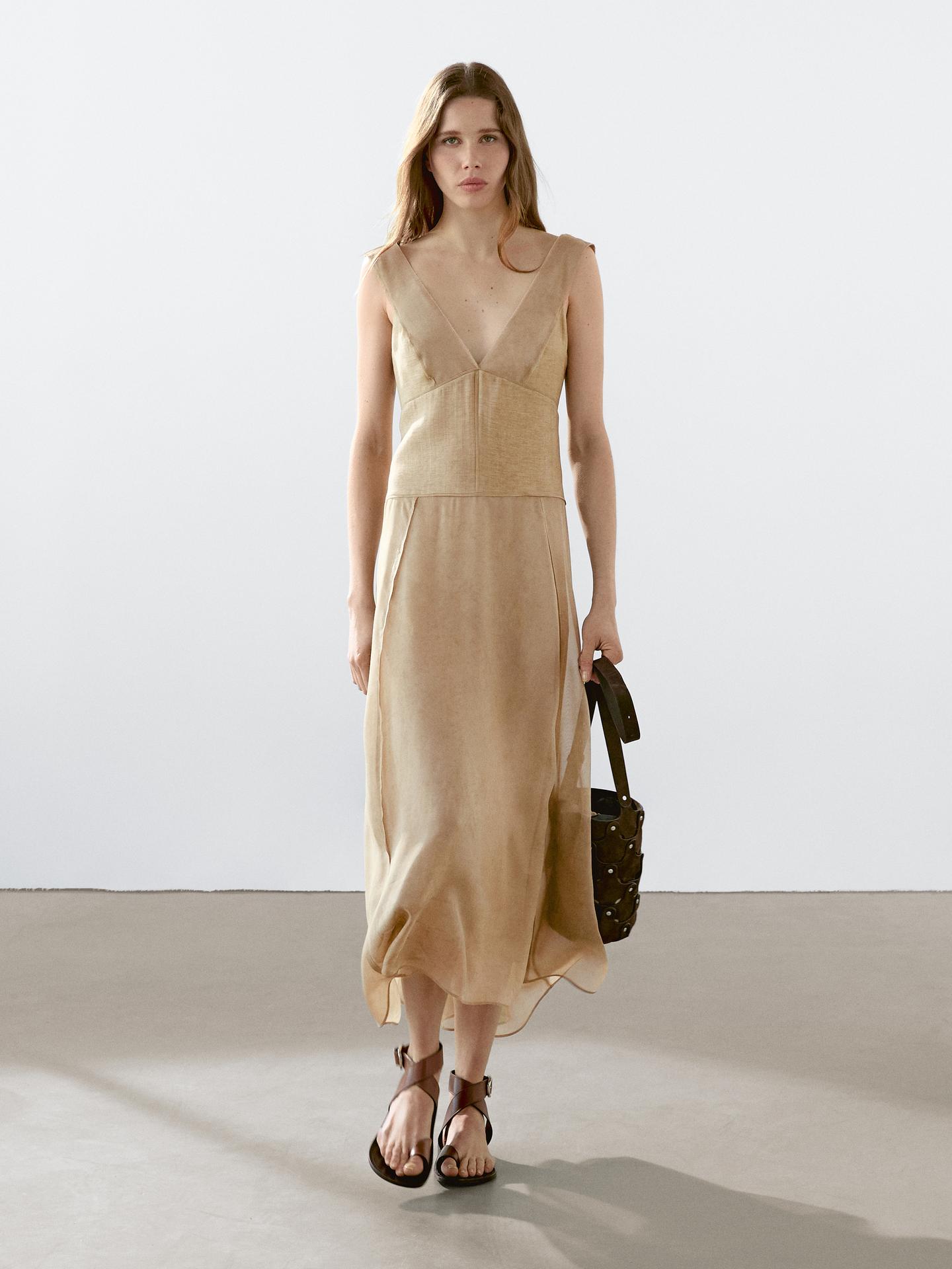 Lepršava midi haljina s V-izrezom · Boja Peska · Smart / Dresses And ...