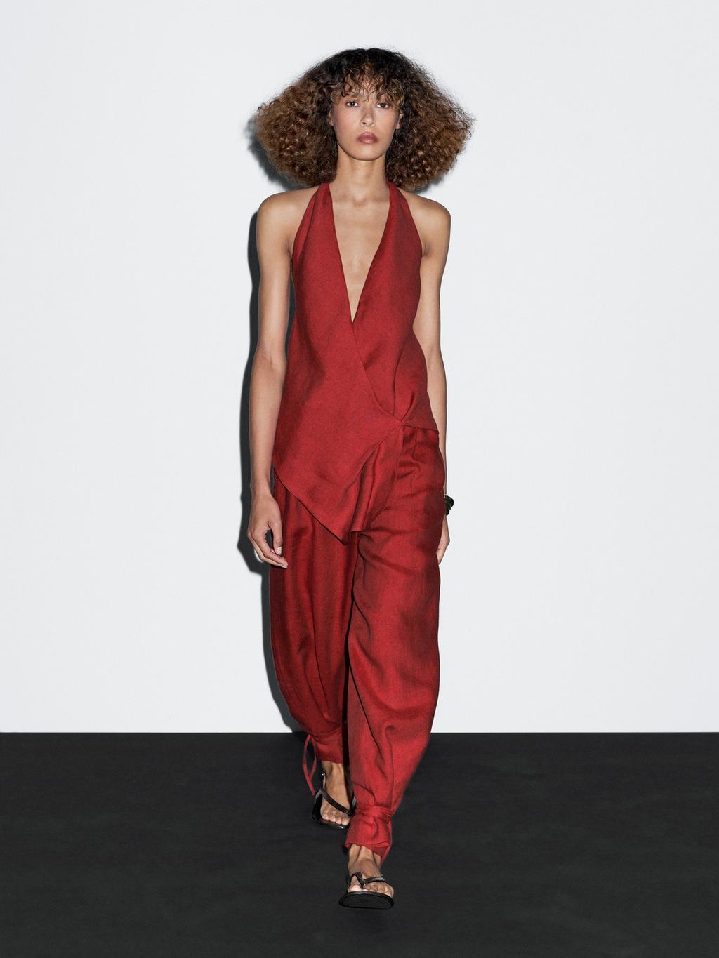 Linen halter top with low-cut back · Dark Pink · Shirts | Massimo Dutti