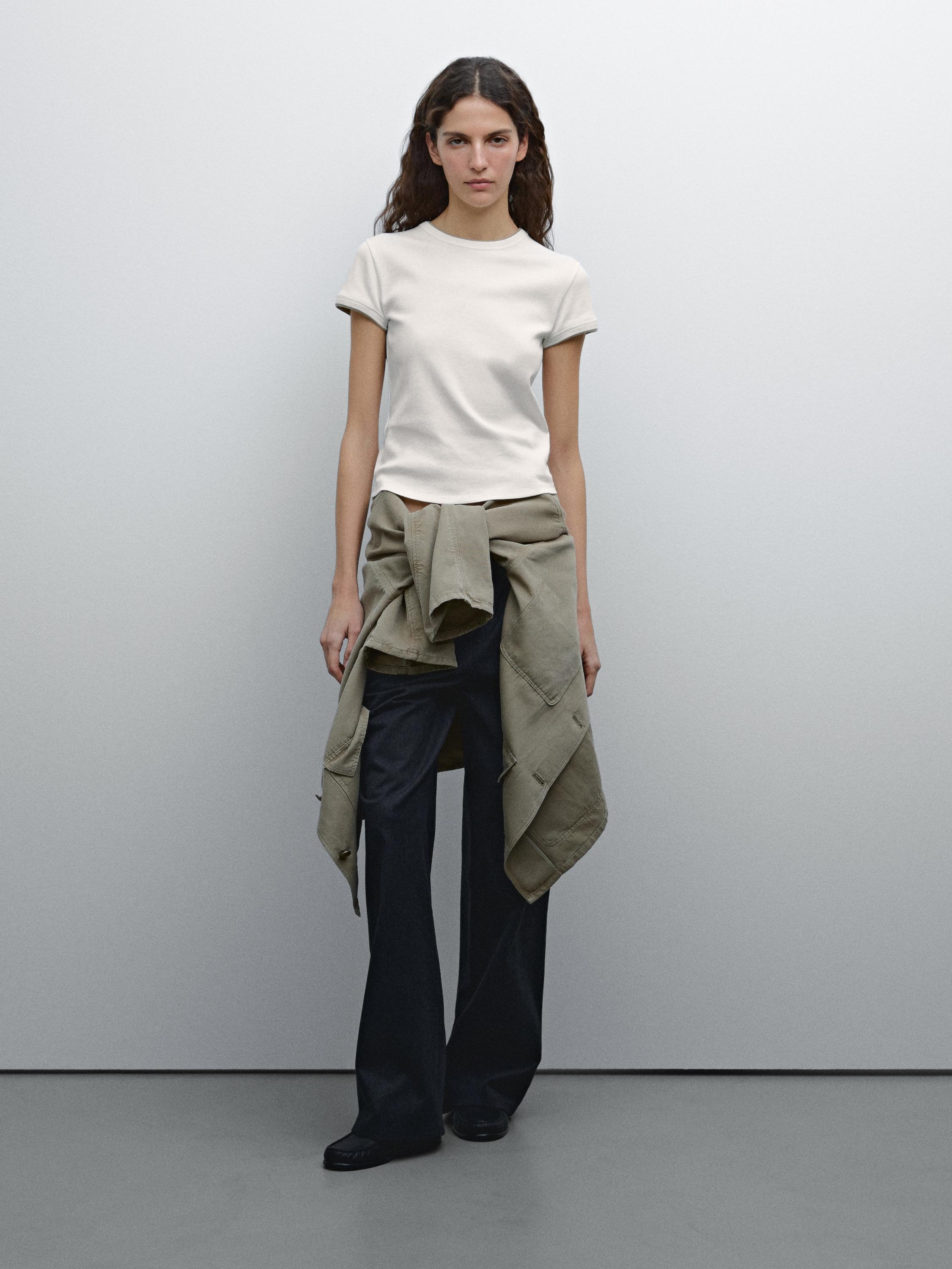 Camiseta rib contraste 100% algodón · Crudo, Burdeos, Azul, Verde Vig ...