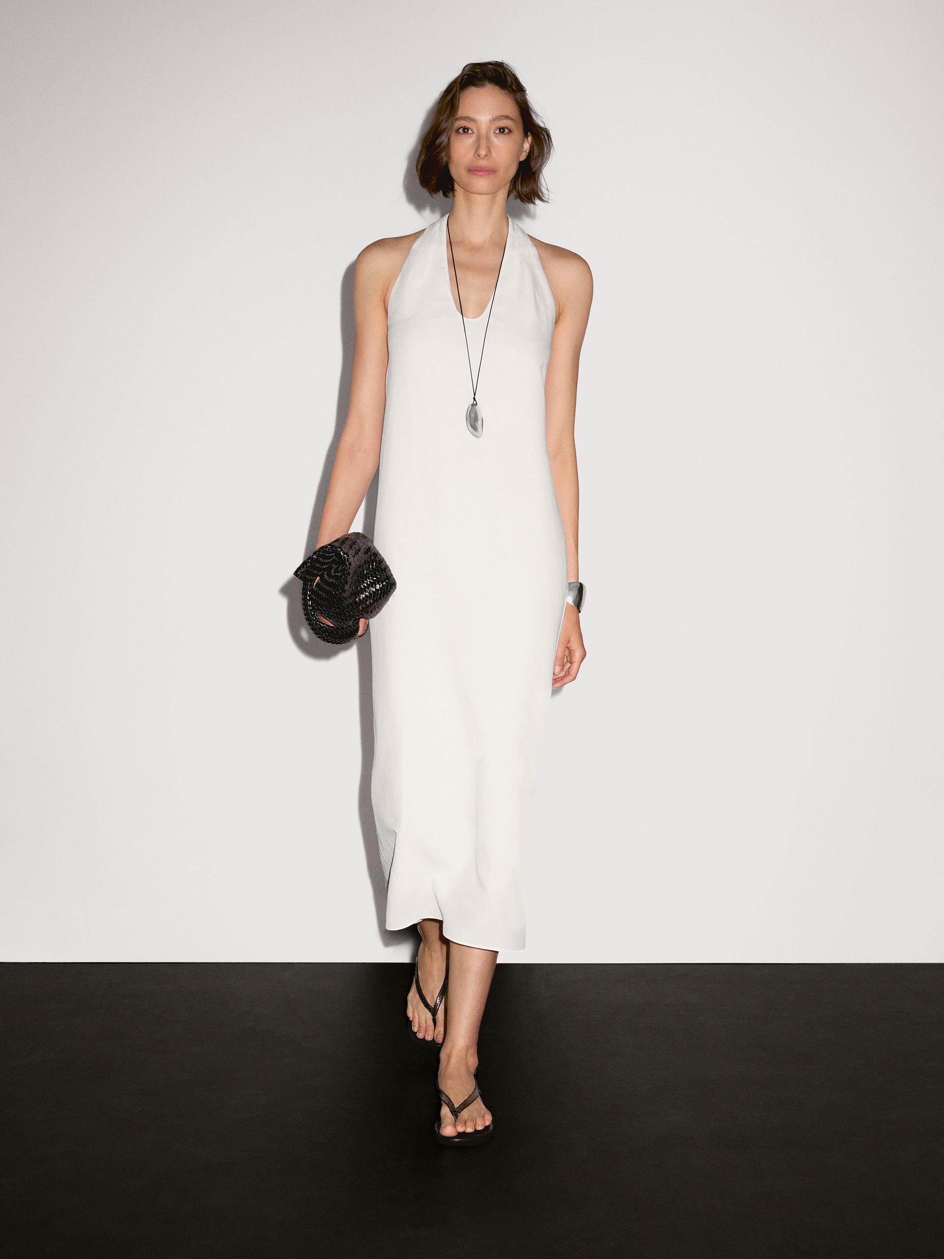 Robe longue ample décolleté en V · Blanc · Habillé / Robes Et Combinaisons | Massimo Dutti