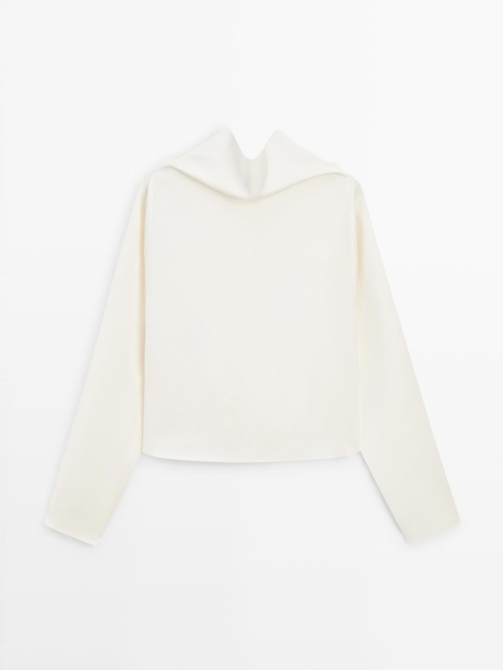 Top fluide à col en V - STUDIO · Cru · Pulls Et Cardigans | Massimo Dutti