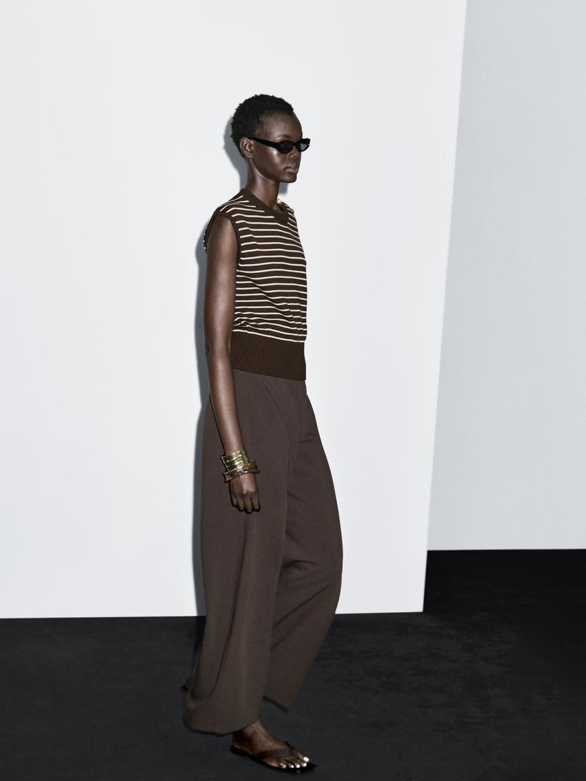 Vestă cu dungi și nasturi · Ciocolatiu · Scurte | Massimo Dutti