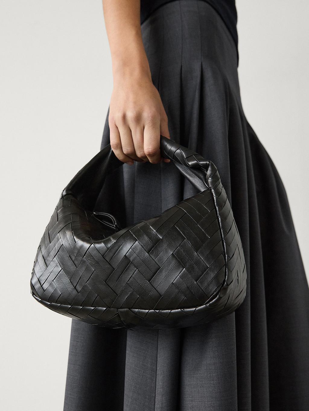 Braided nappa handbag · Black · Accessories | Massimo Dutti
