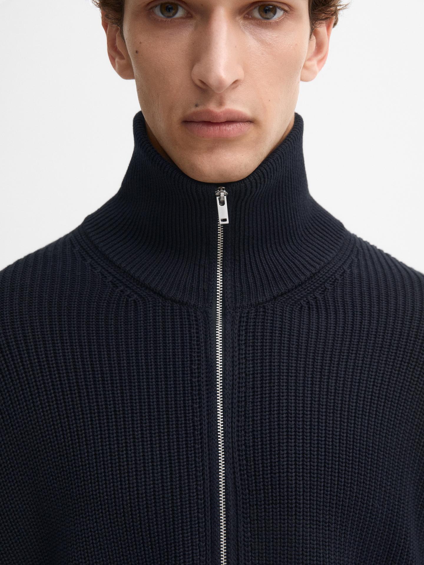 Cárdigans de hombre imprescindibles - Massimo Dutti