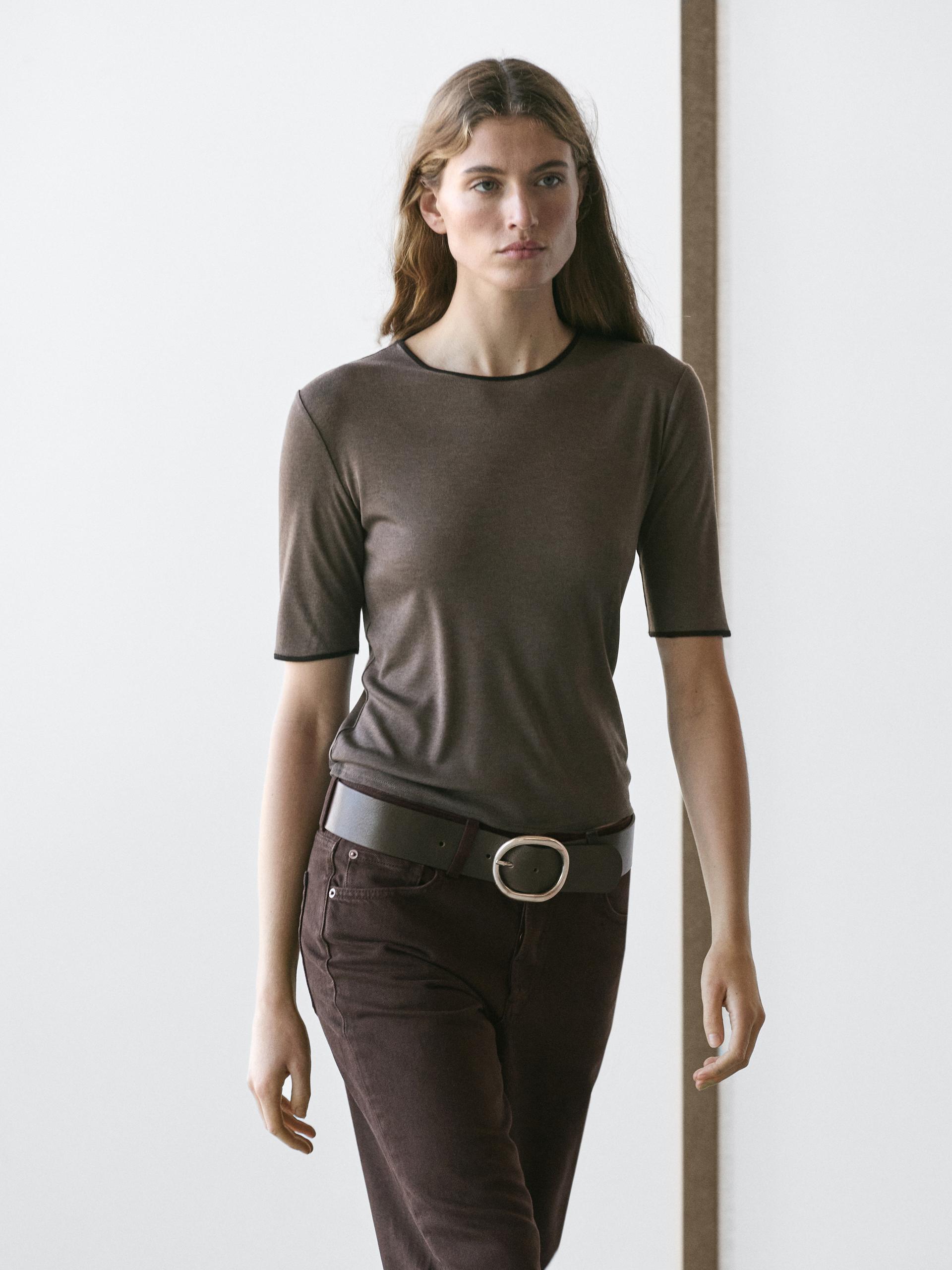 T-shirt laine détail contrastant · Écru Moyen · Circulaire | Massimo Dutti