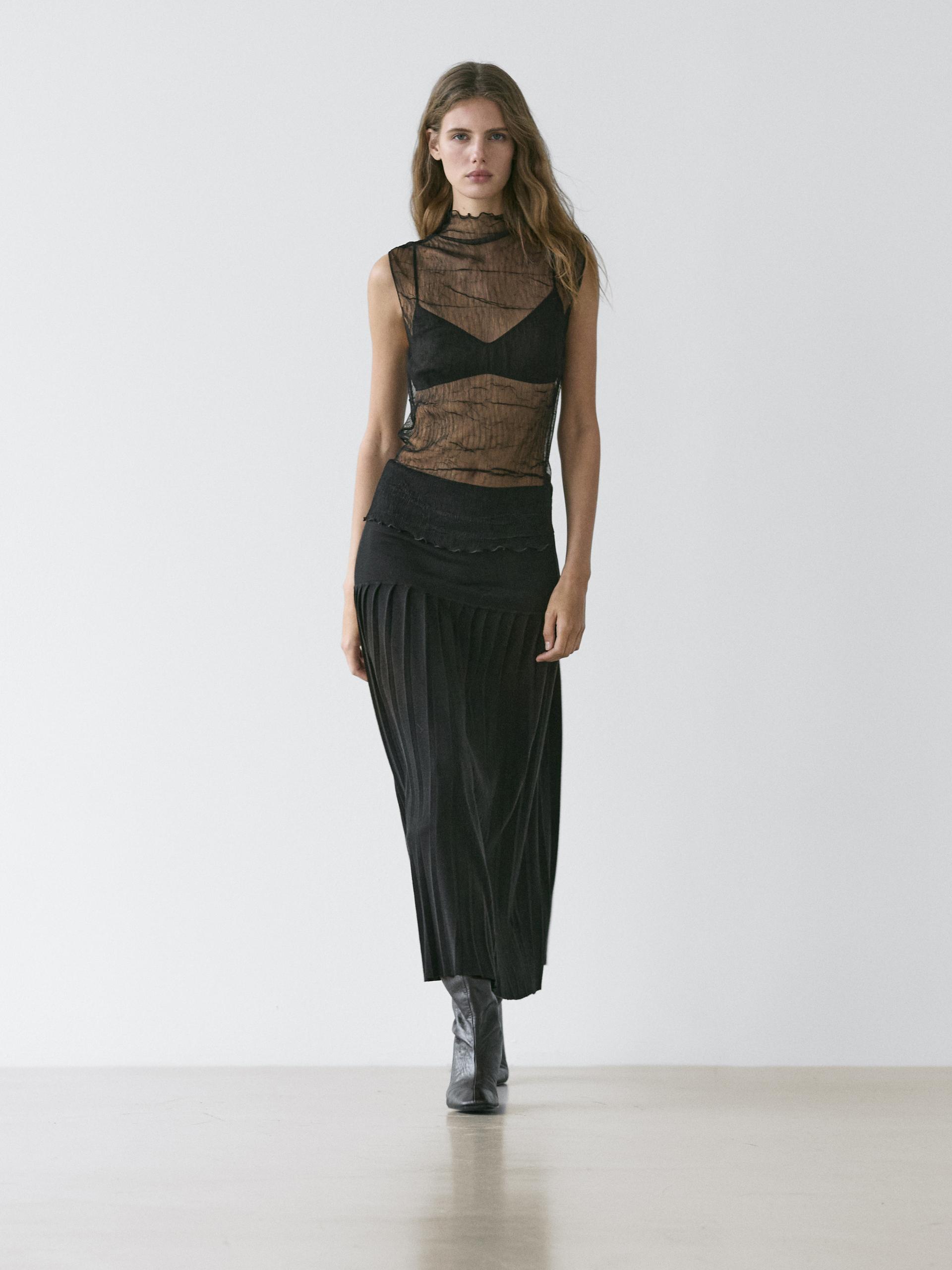 Midi skirt with box pleats · Black · Skirt | Massimo Dutti