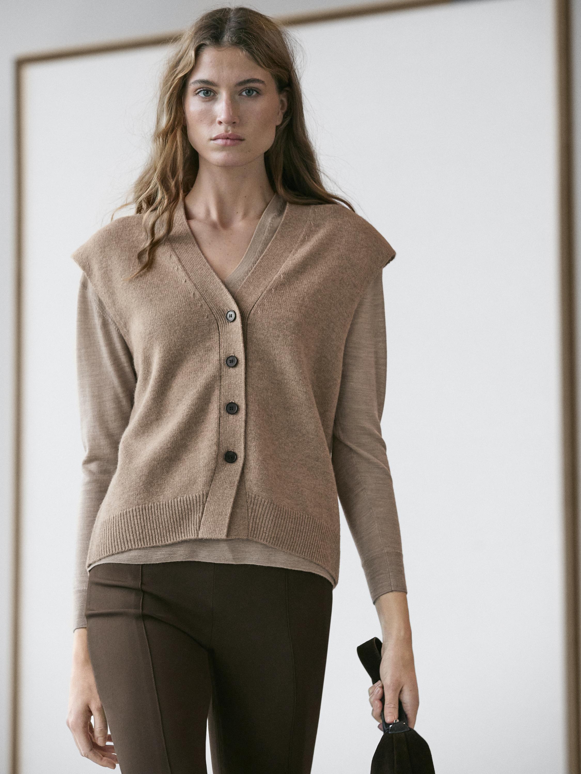 Veste sans manches à col en V en maille de laine mélangée · Vison ...