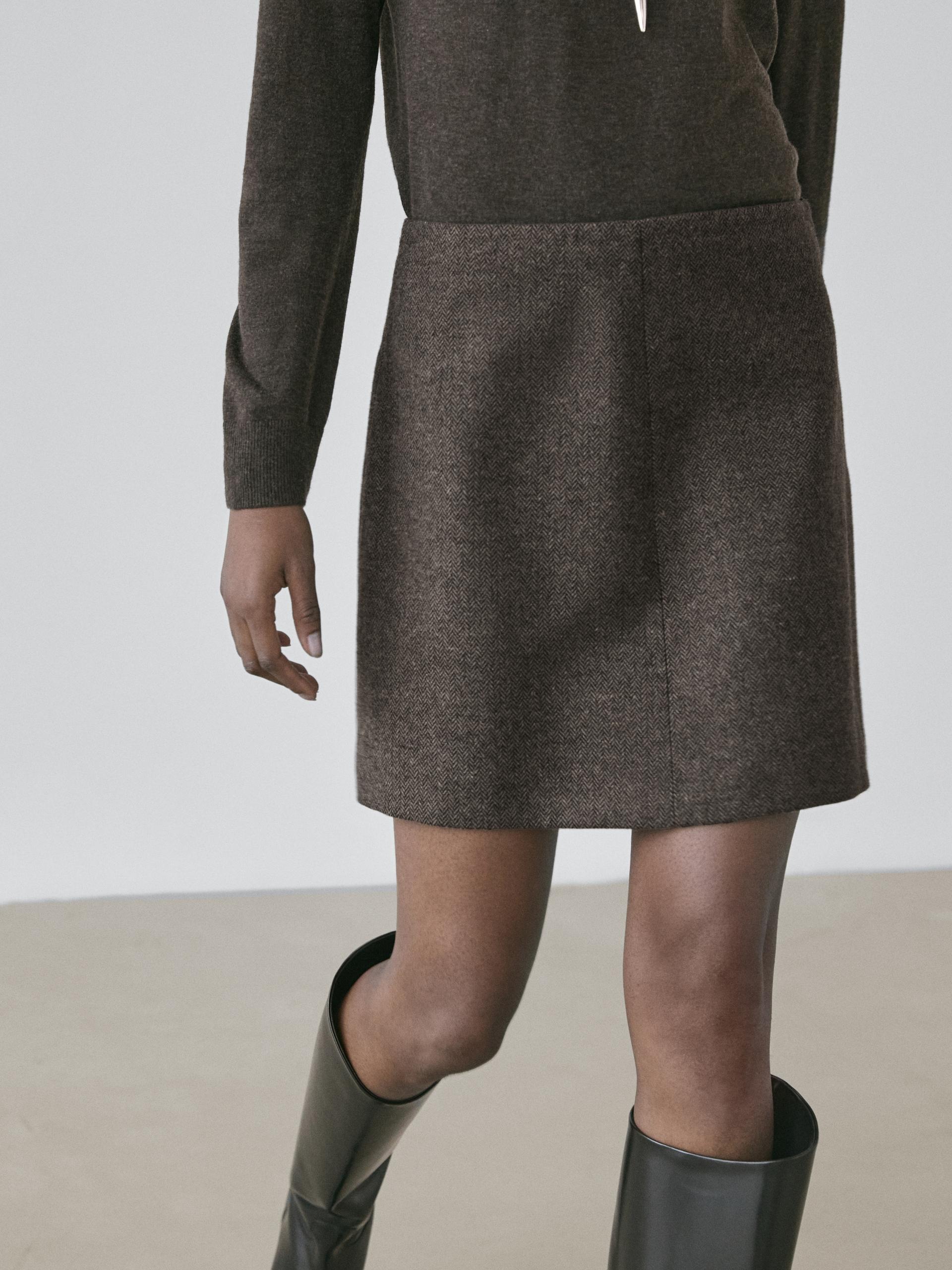 Minissaia em mistura de lã · Chocolate · Óculos De Sol | Massimo Dutti