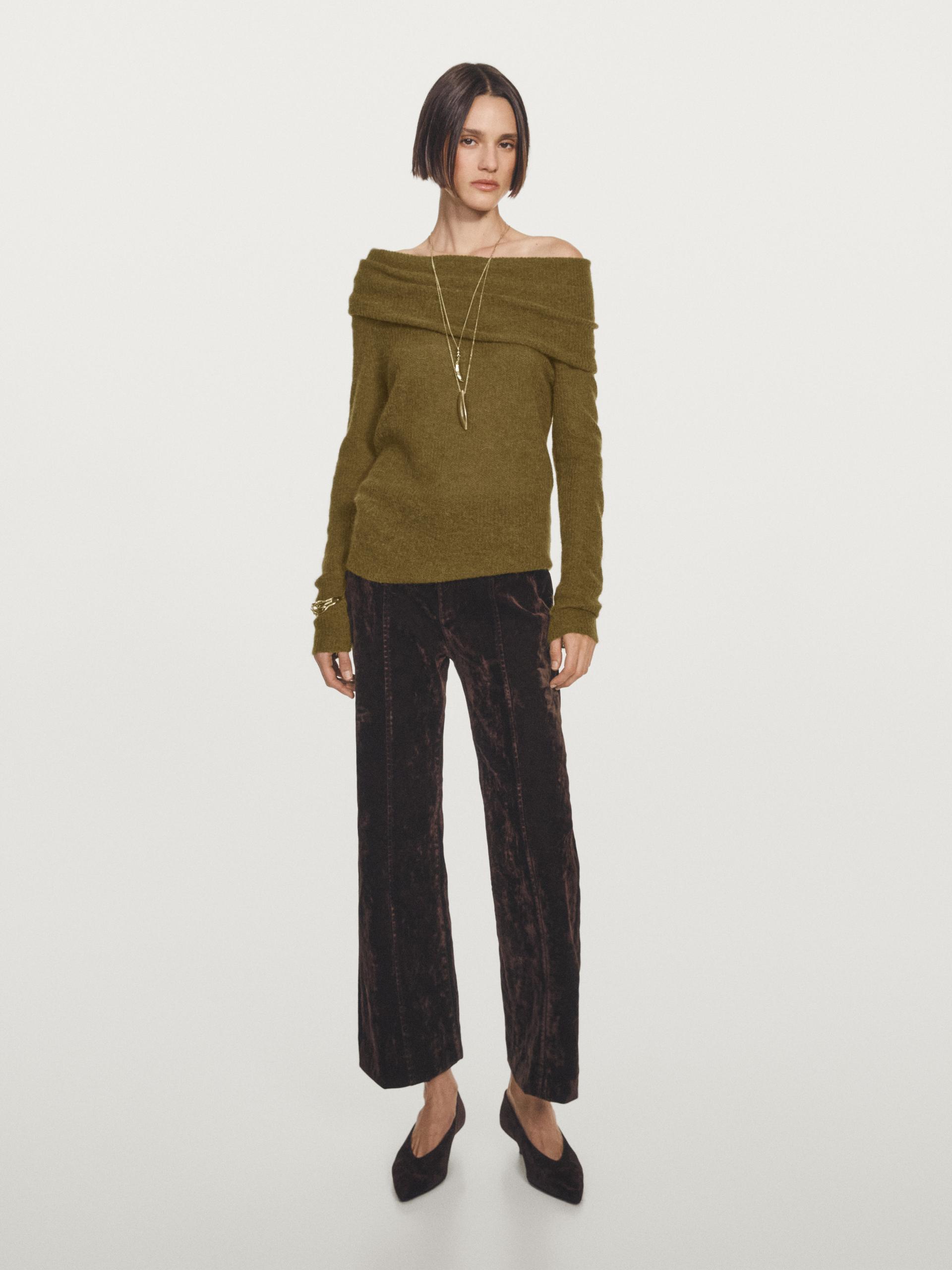 Ψηλόμεσο τζιν παντελόνι καμπάνα με φινίρισμα flock · Σοκολατί · Dressy ...