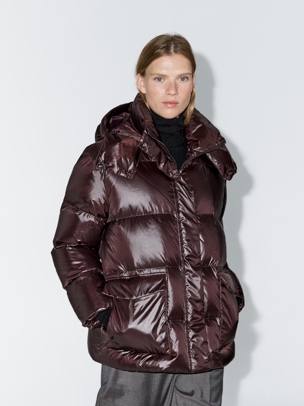 Short water-repellent puffer jacket with hood · Burgundy · Coats And Jackets | Massimo Dutti