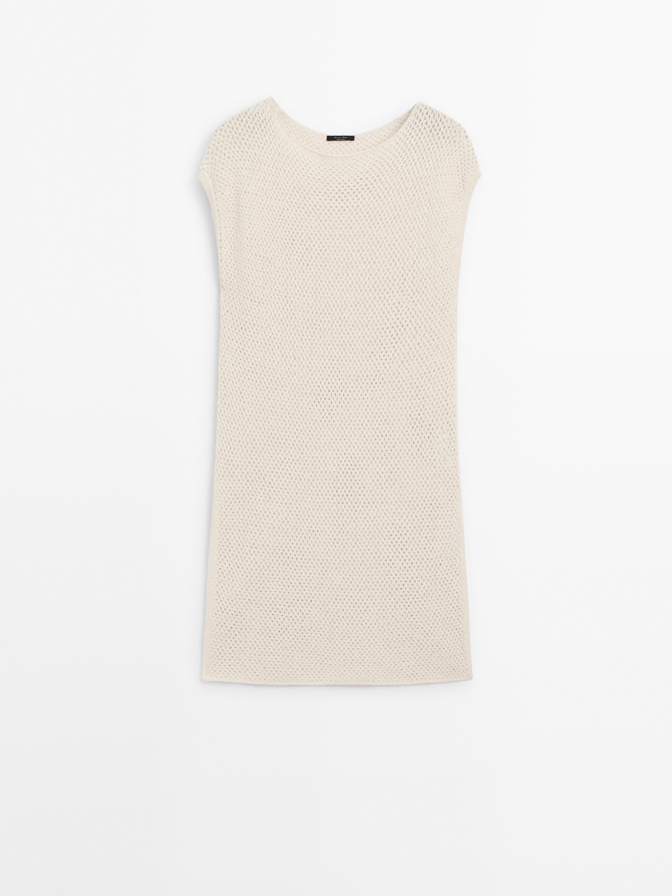 Knit vest with vent details · Cream · Suit / Smart | Massimo Dutti