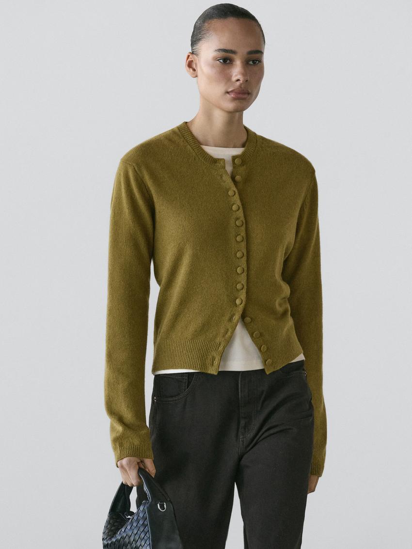 100% wool knit cardigan with covered buttons · Olive · Cardigan | Massimo Dutti