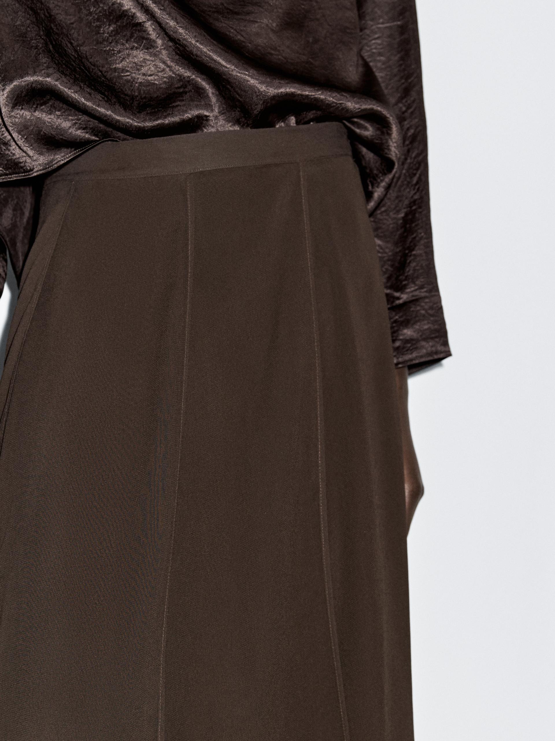 Lepršava midi suknja s volanima · Smeđa · Naočale Za Sunce | Massimo Dutti