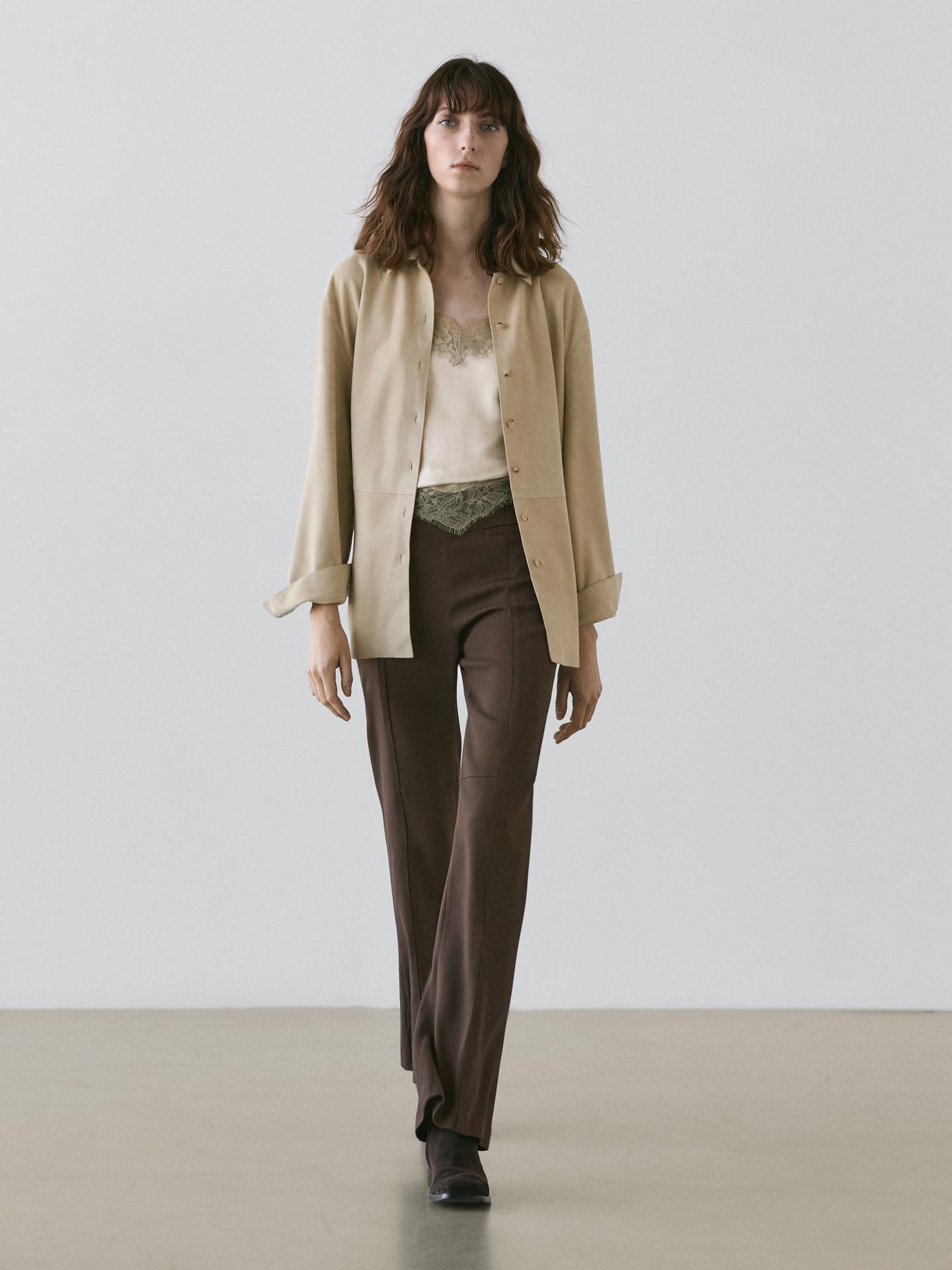 Pantalón peto flare fit · Marrón · Pantalóns | Massimo Dutti