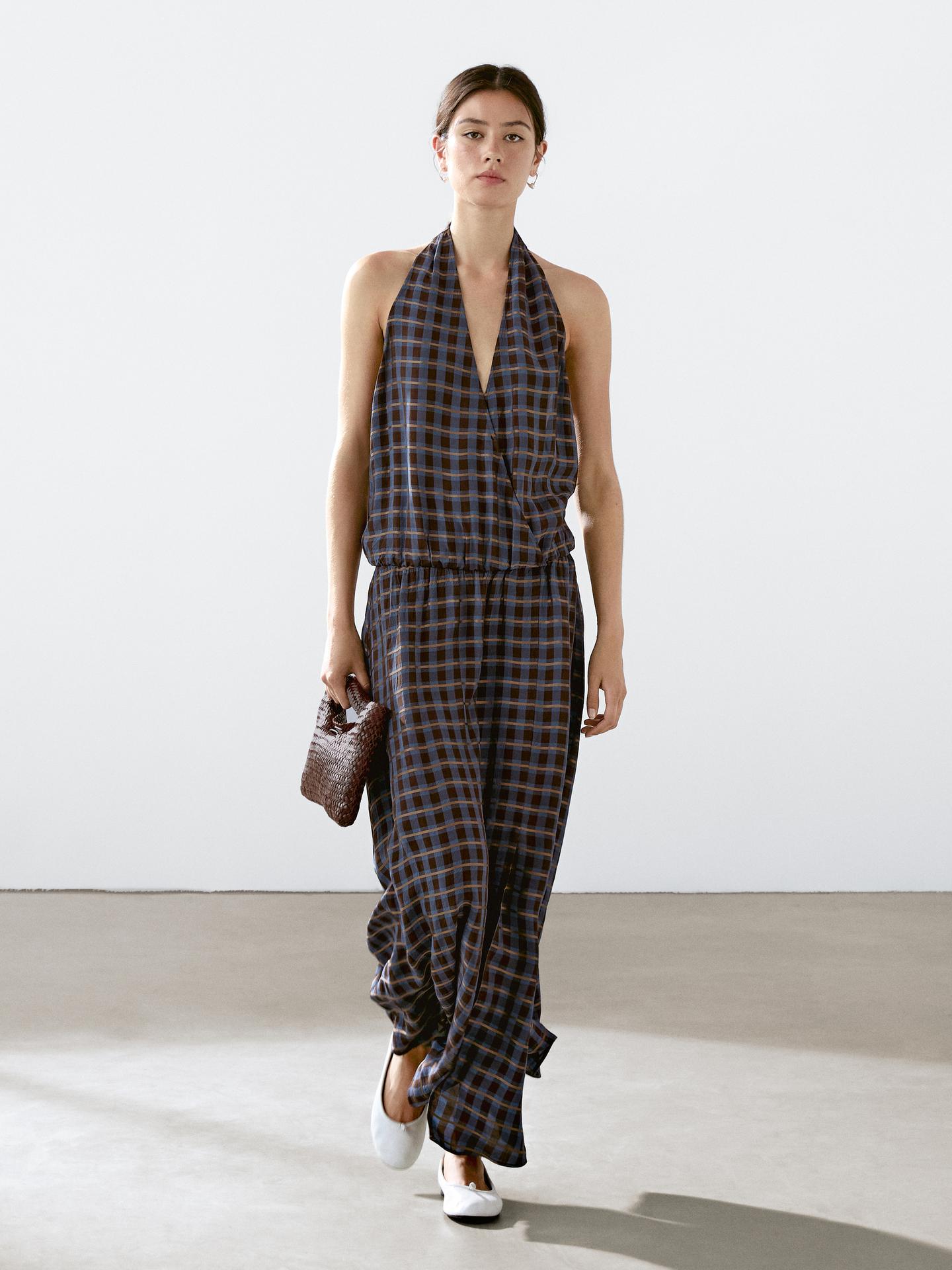 Long printed halter neck flounce dress · Chocolate · Caps And Hats | Massimo Dutti